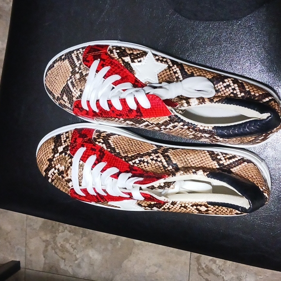 Shoes | New Luxury Snake Pattern Design Sneakers Sz 9 | Poshmark